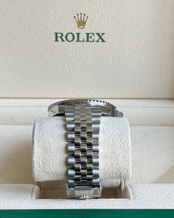 2024 Rolex GMT-Master II 40MM Black Dial Jubilee Bracelet (126710GRNR ...