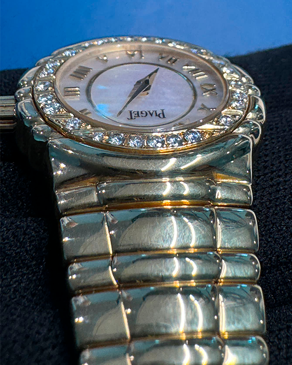 Piaget Tanagra 25MM Quartz Mother of Pearl Dial Yellow Gold Bracelet ...