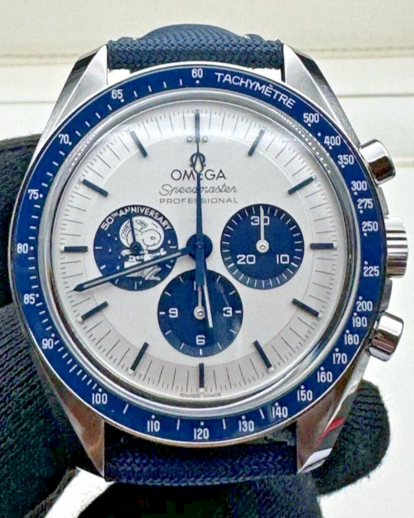 2025 Omega Speedmaster "Silver Snoopy Award" 42MM Silver Dial Textile ...